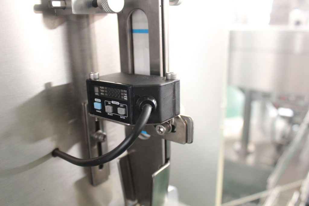 Desiccant Sachet Inserter - Captek